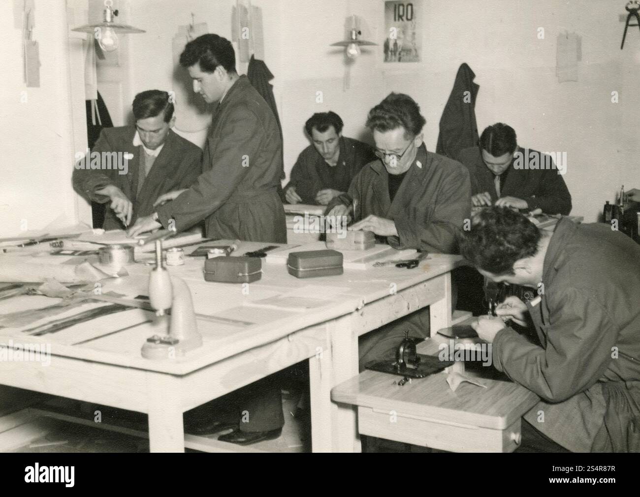 Working men 1930s hi-res stock photography and images - Alamy