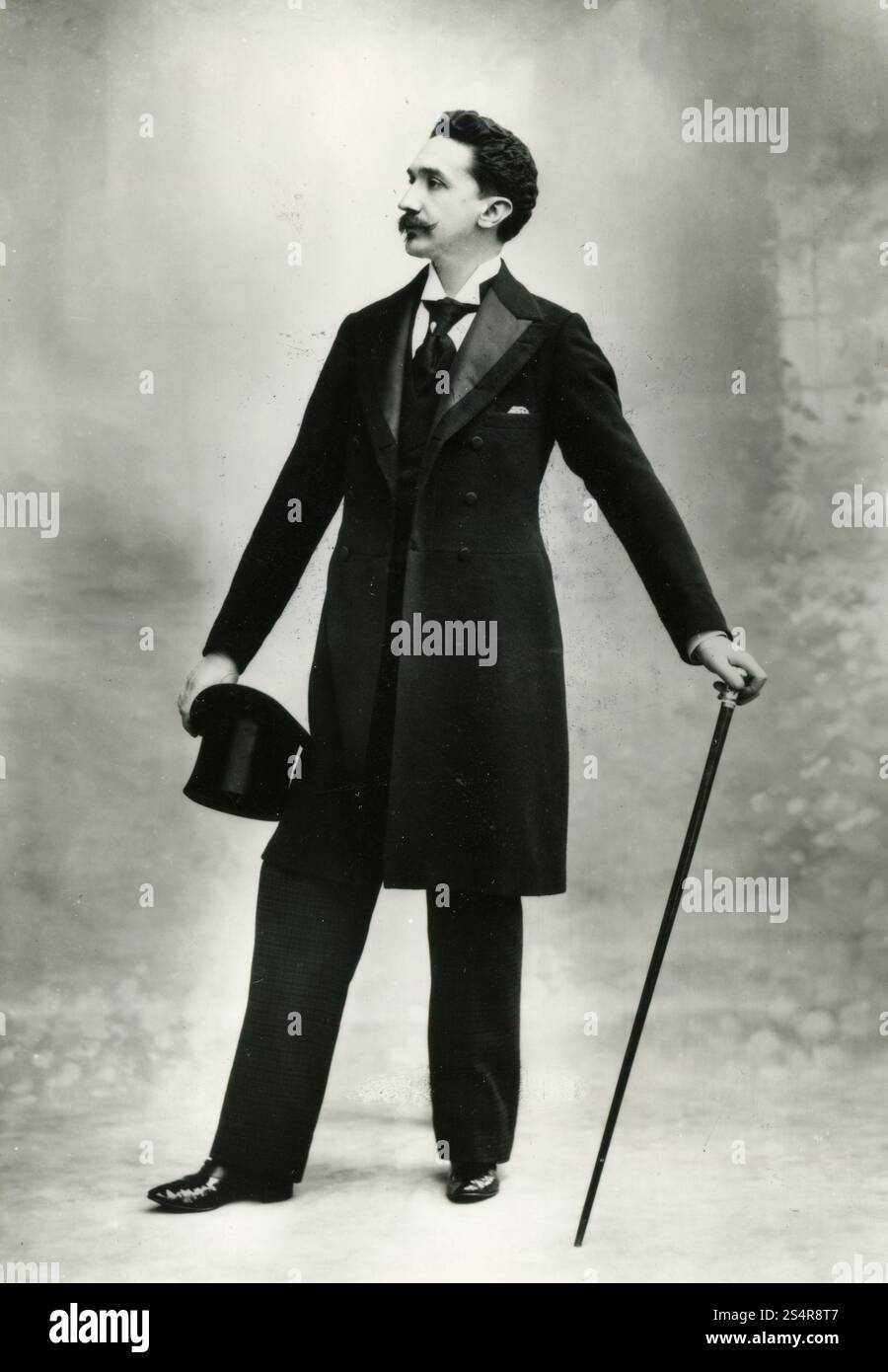 Portrait of Count Robert De Montesquiou, by French photographer Paul ...