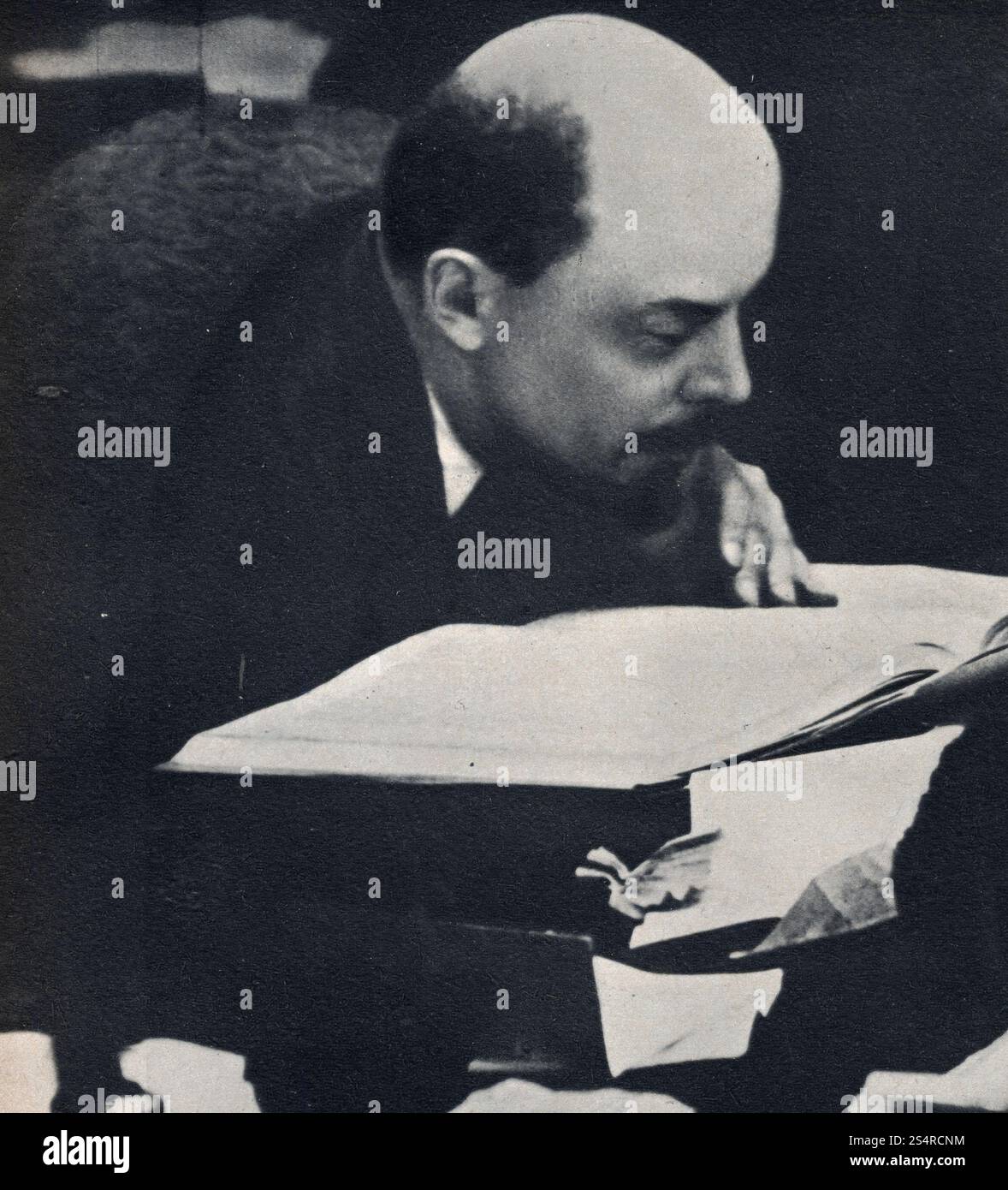 Russian revolutionary leader Lenin, Pietrograd 1918 Stock Photo - Alamy