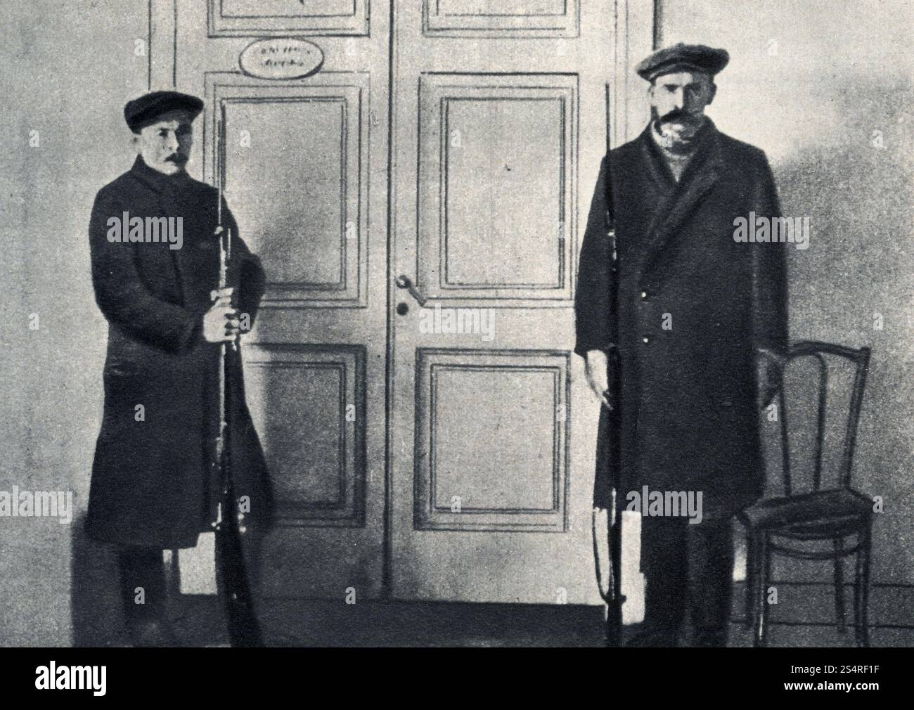 Red Guards in front of the door of Russian revolutionary leader Lenin's ...
