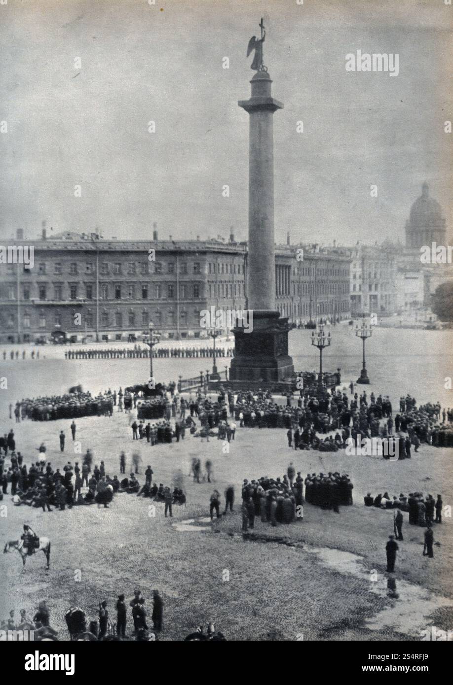 Mobilization of soldiers in front of the Winter Palace during the ...