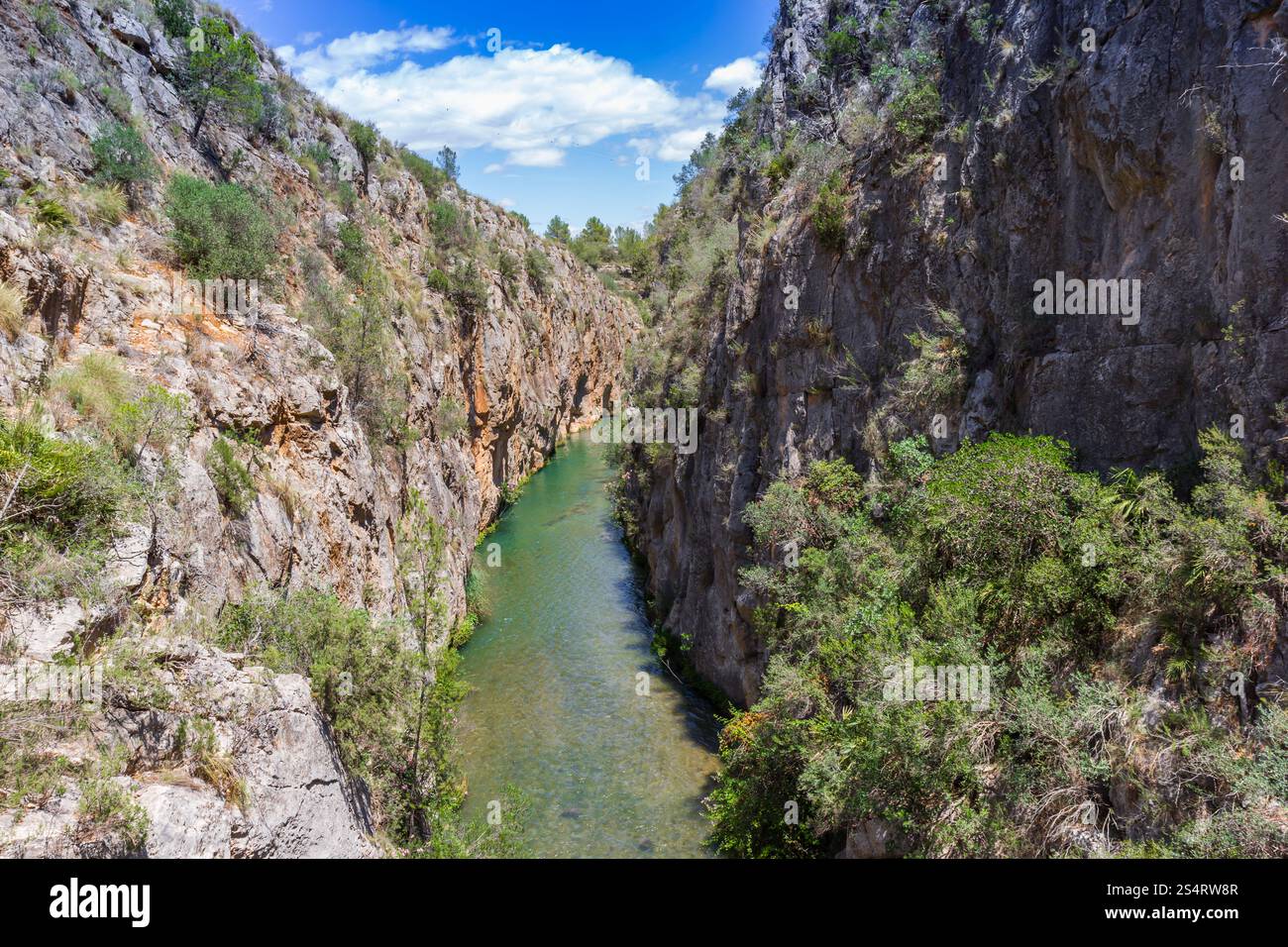 River Turia in the landscape of Chulilla, Spain Stock Photo - Alamy