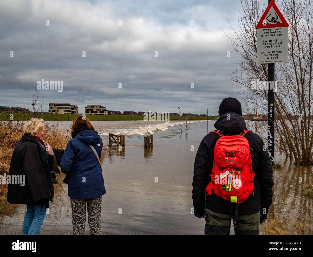 Nijmegen, Netherlands. 12th Jan, 2025. People are seen watching an area ...