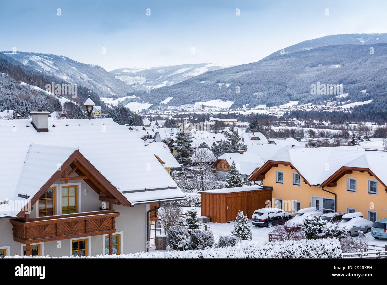 Alpine village resort hi-res stock photography and images - Alamy