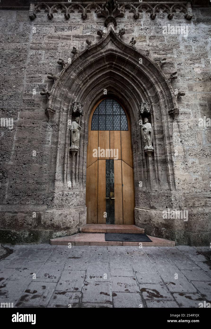Cathedral paving hi-res stock photography and images - Alamy