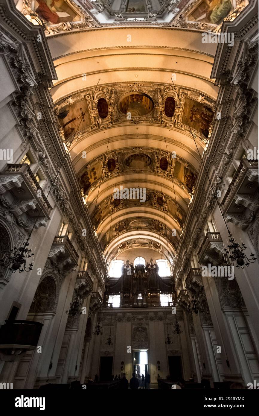 Arch of god hi-res stock photography and images - Alamy