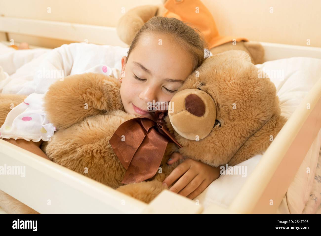 Little girl sleeping teddy bear hi-res stock photography and images - Alamy Little girl sleeping teddy bear hi-res stock photography and images - Alamy