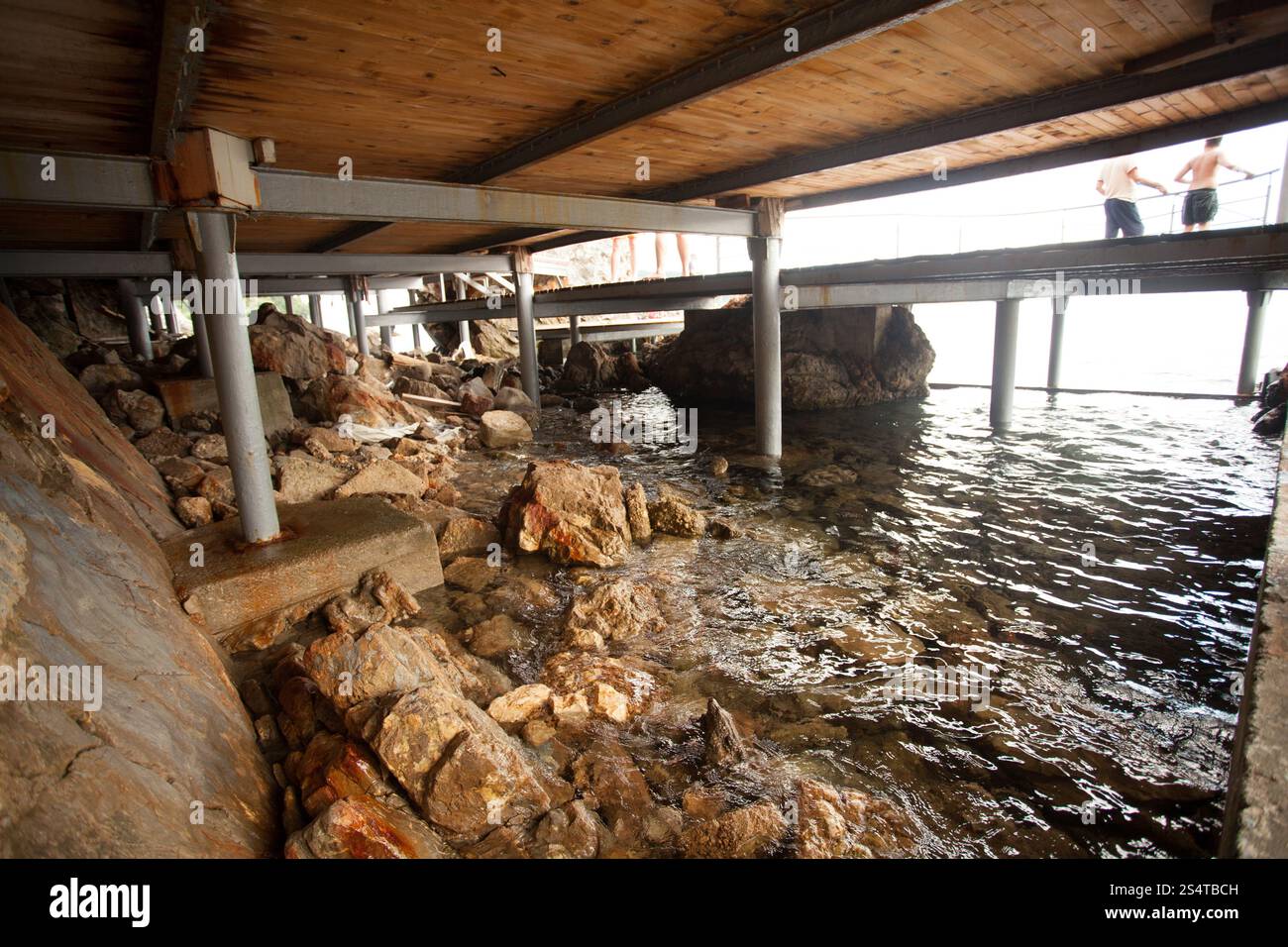 View from below bridge structure hi-res stock photography and images ...