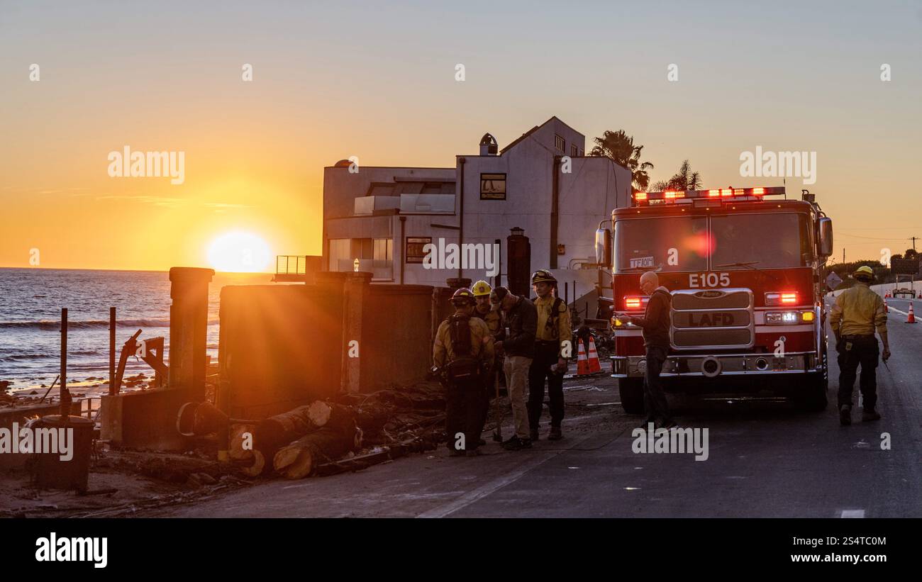 Pacific Palisades, California, USA. 12th Jan, 2025. A Fire crew at ...