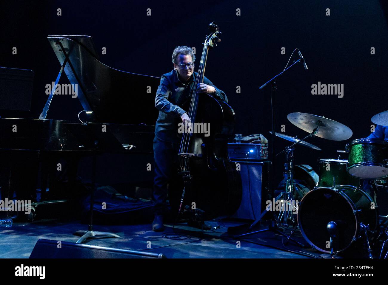 New York, USA. 10th Jan, 2025. Jakob Bro with Mark Turner on tenor sax ...