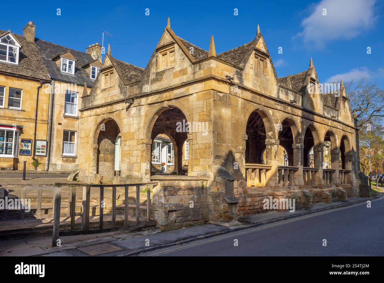 The 400-year-old Market Hall, Chipping Campden, Cotswolds AONB ...