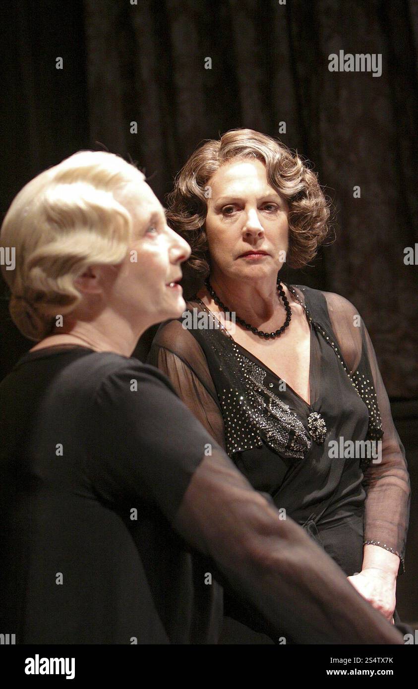 l-r: Gemma Jones (Amy), Penelope Wilton (Agatha) in THE FAMILY REUNION ...