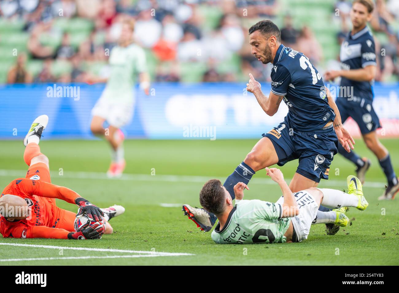 Melbourne, Australia. 10th Jan, 2025. Melbourne Victory's goalkeeper ...