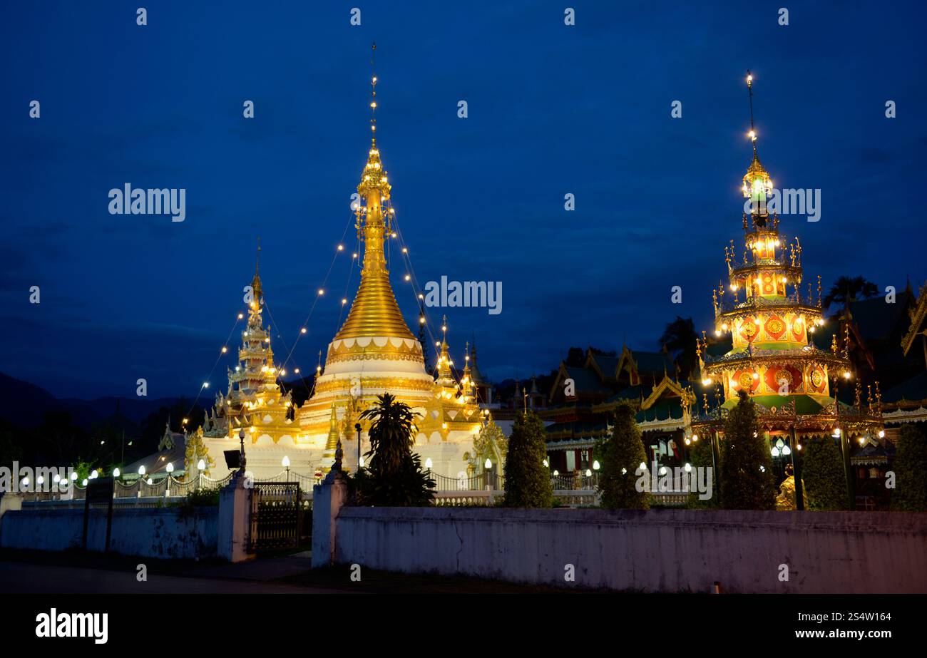 the Temple of Wat Jong Kham and Jong Klang in the village of Mae Hong ...