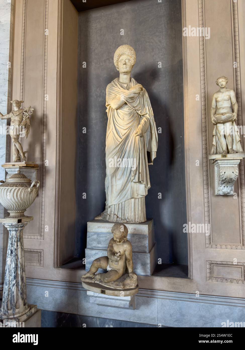Sculptures in the Gallery of the Candelabra, Pio Clementino Museum ...