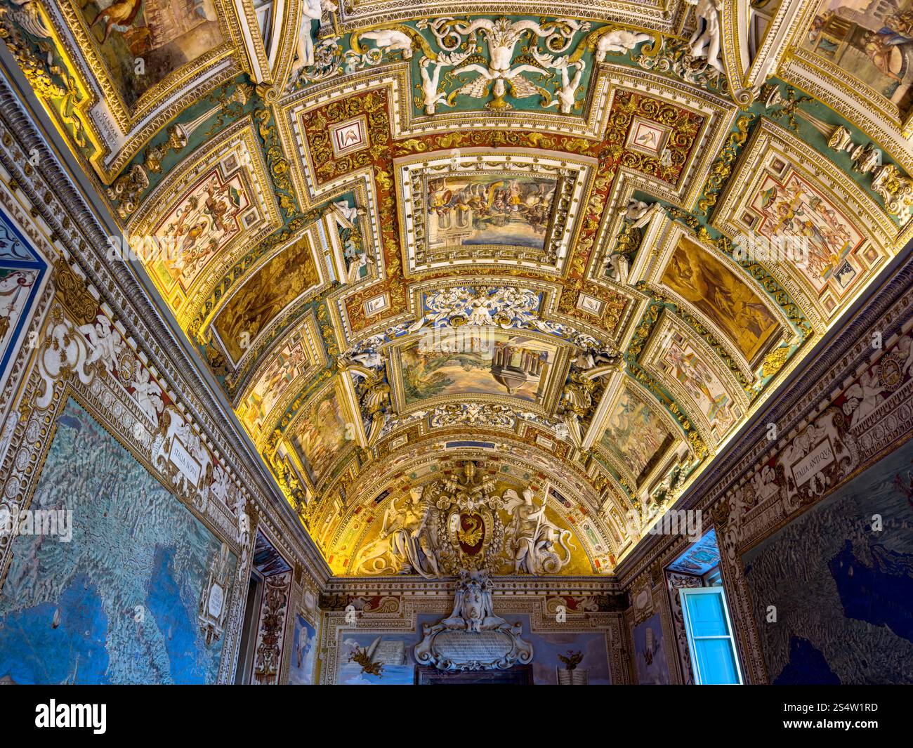 Ornate ceiling of the Gallery of Maps in the Vatican Museums, Vatican City, Rome, Italy Stock ...