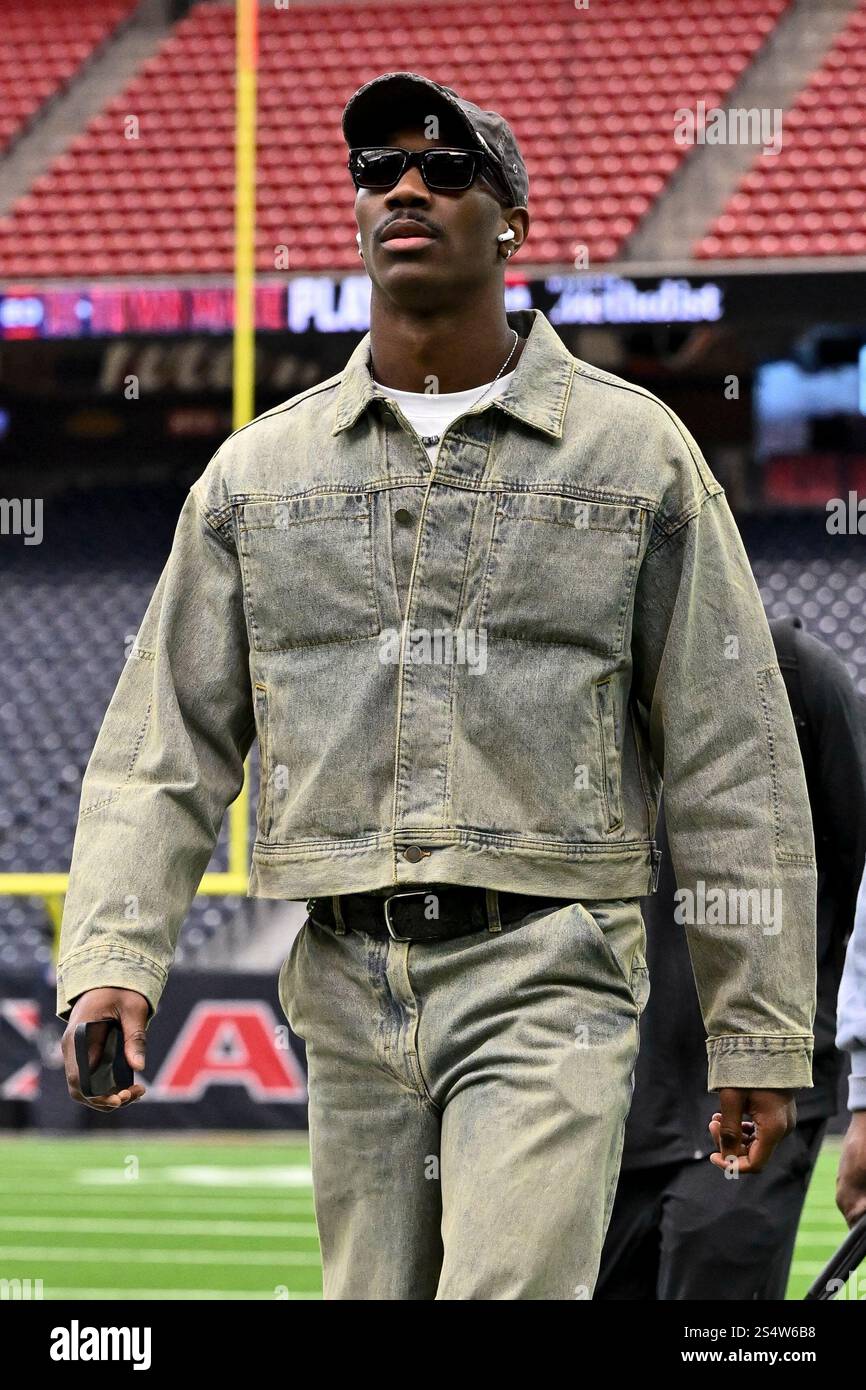 Los Angeles Chargers cornerback Cam Hart arrives prior to an NFL wild ...