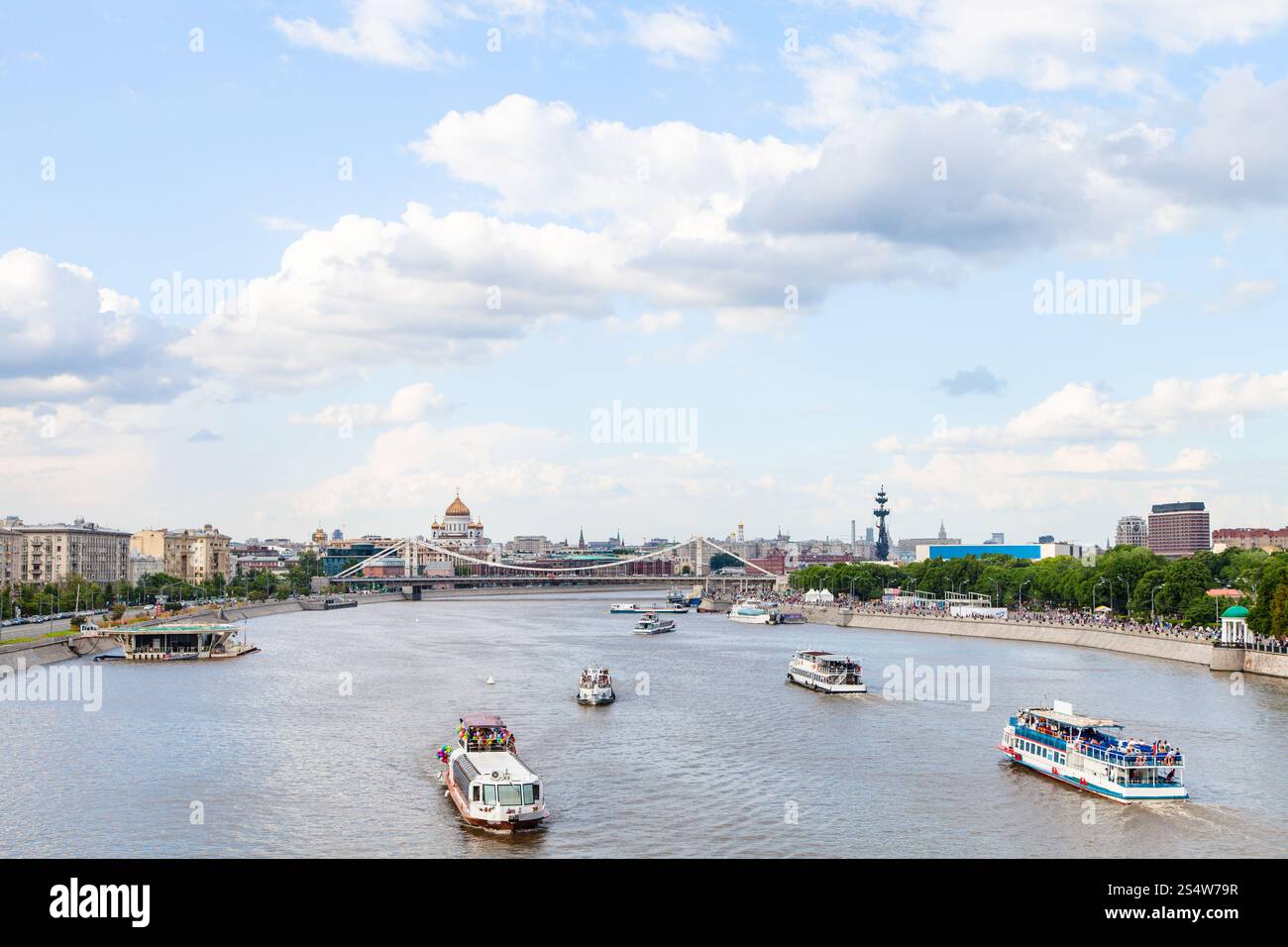 River ships bridge in hi-res stock photography and images - Alamy