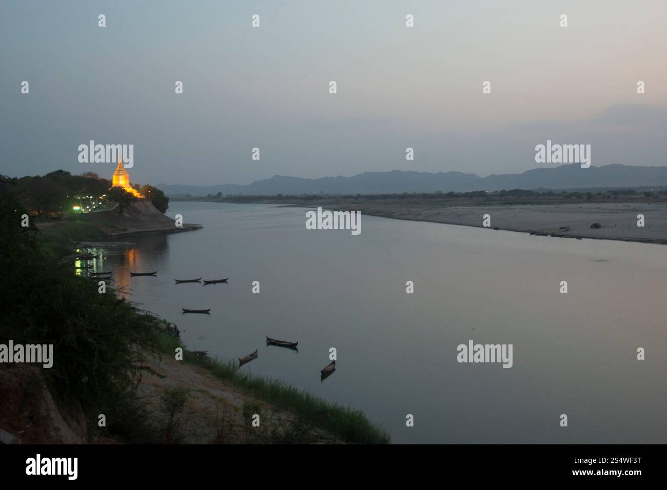the Lawkananda Pagoda at the landscape of the Ayeyarwady River in Bagan ...
