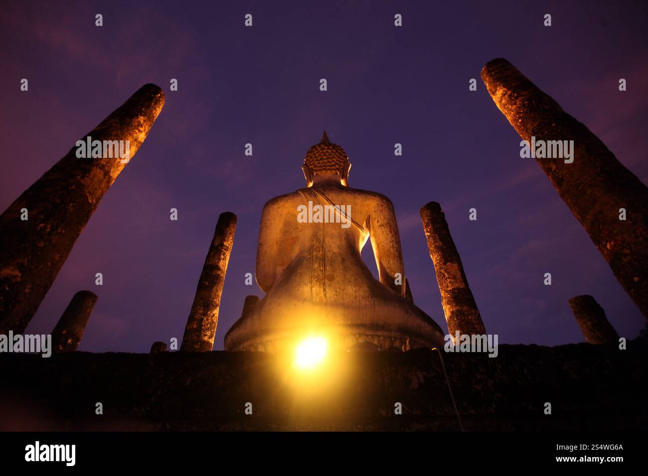the Wat Sa Si Temple at the Si Satchanalai-Chaliang Historical Park in ...