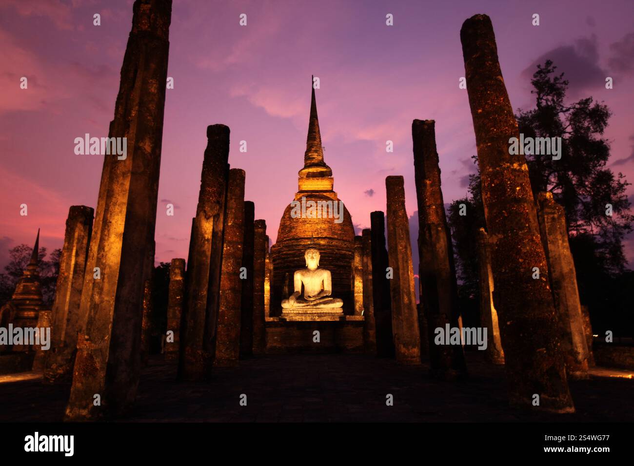 the Wat Sa Si Temple at the Si Satchanalai-Chaliang Historical Park in ...