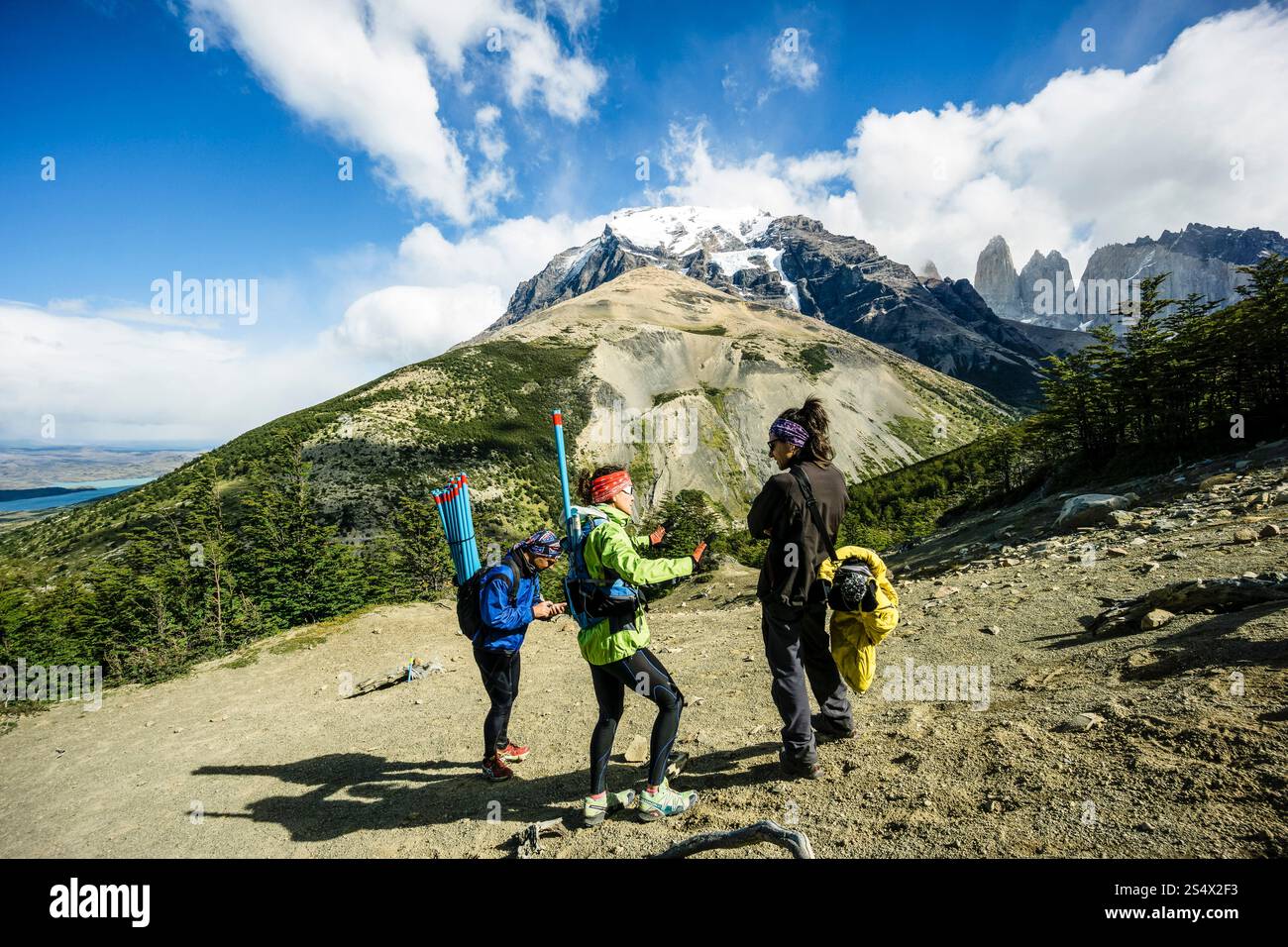 Ascent along the Huella del Puma route to Mount Almirante Nieto (2670 ...