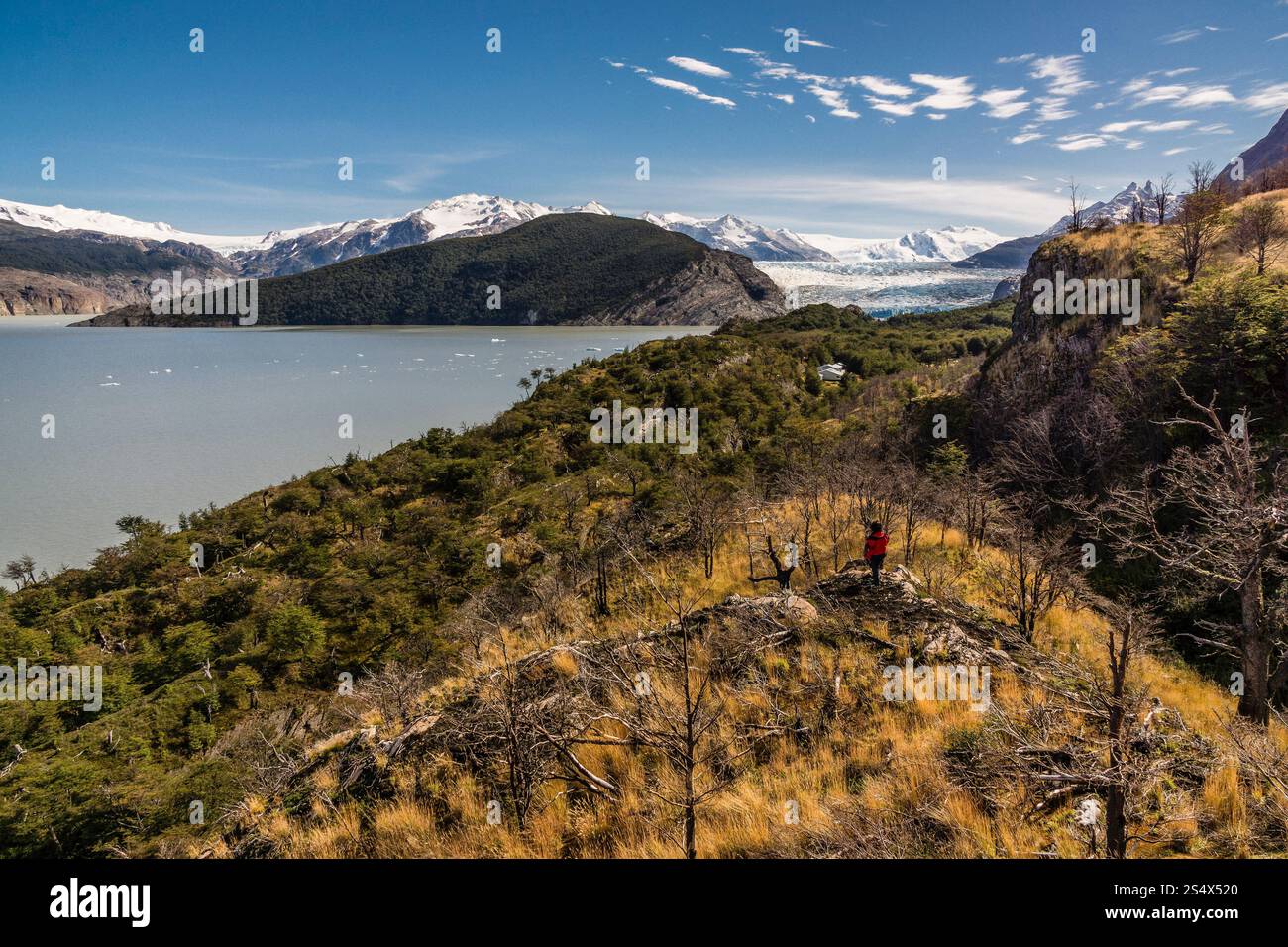 hiking in Grey lake valley, trekking W, Torres del Paine National Park ...
