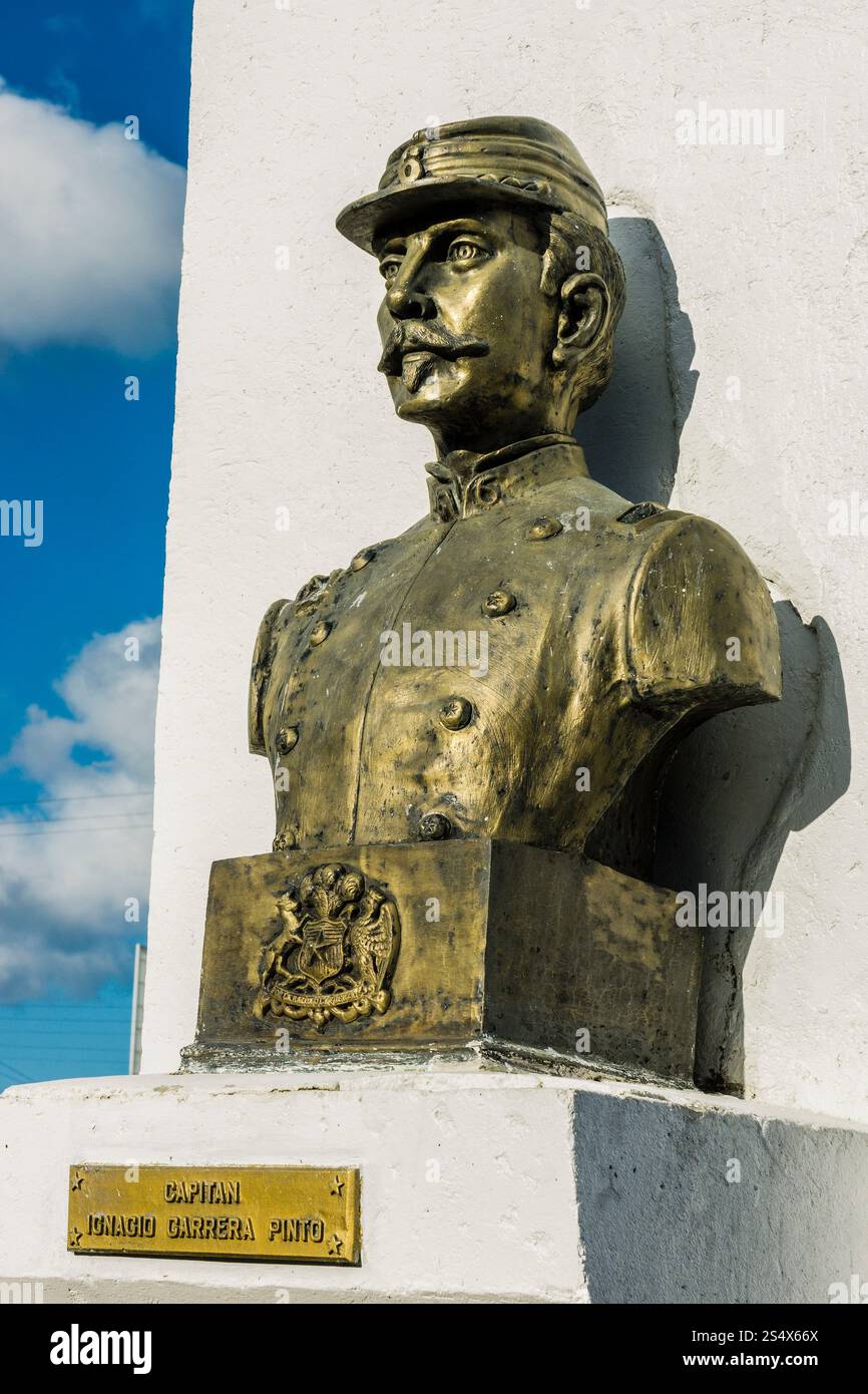 Captain Ignacio Carrera Pinto, monument to the heroes of La Concepcion ...