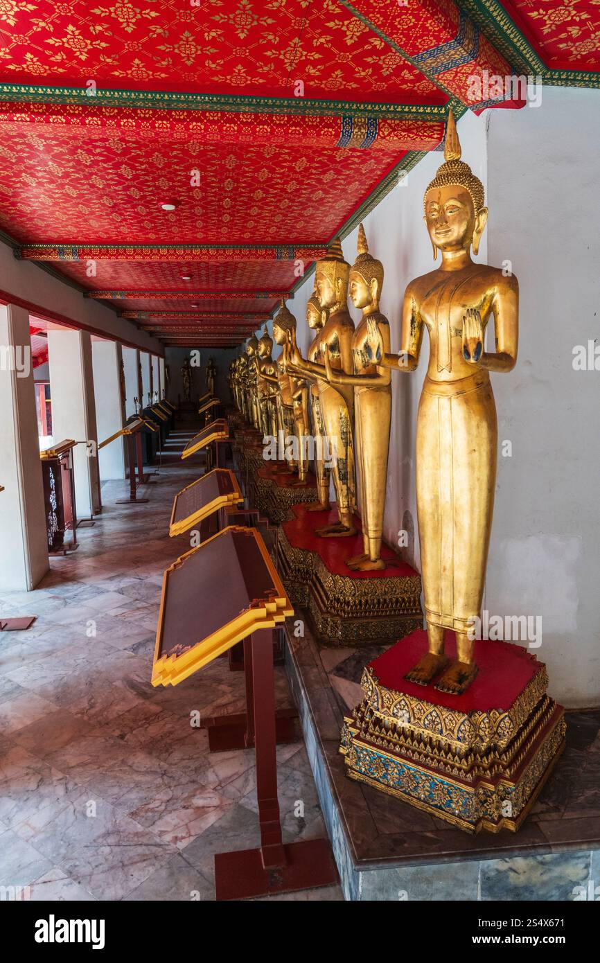 Wat Pho - The Temple of the Reclining Buddha in Bangkok Stock Photo - Alamy