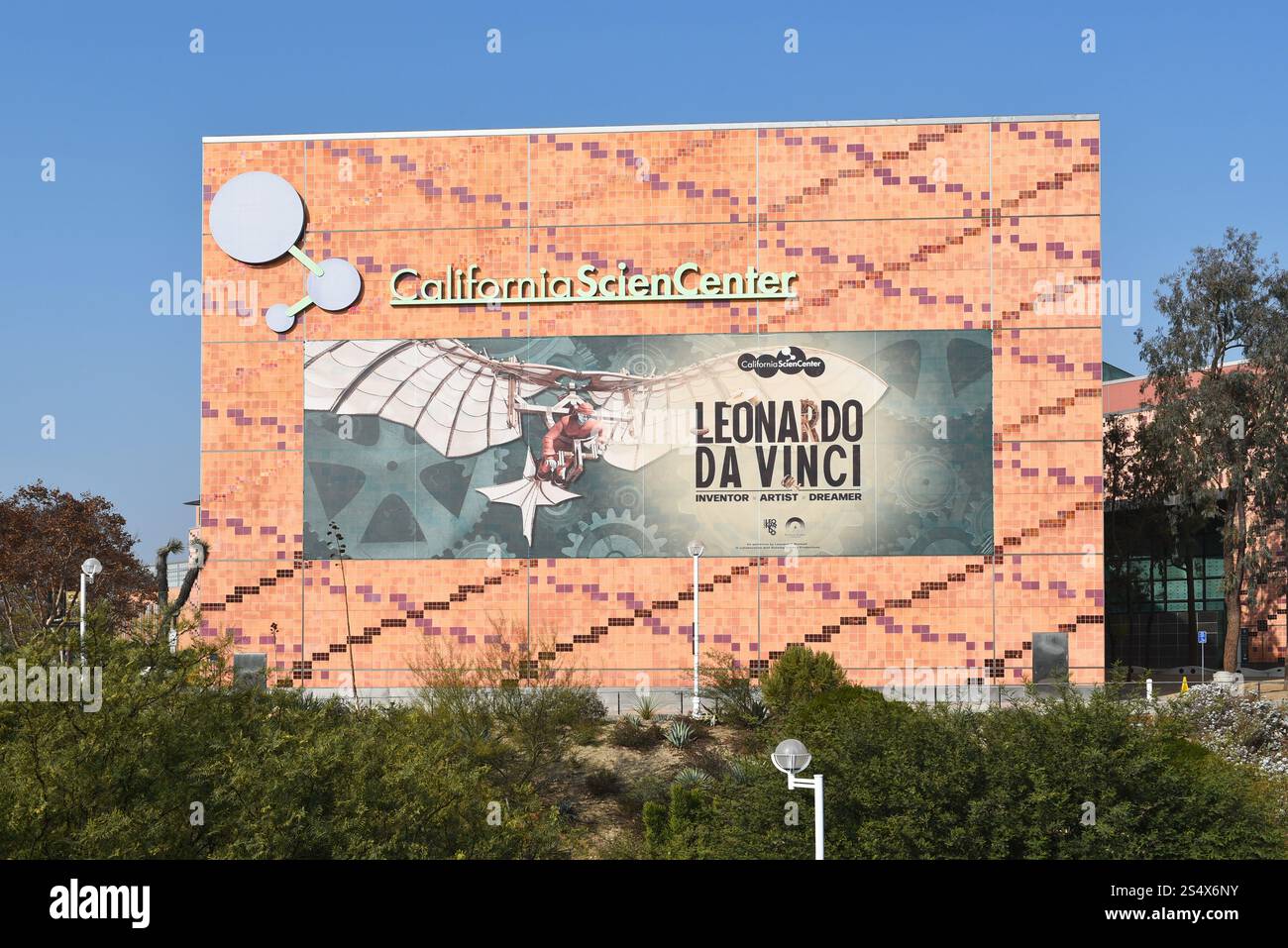 LOS ANGELES, CALIFORNIA - 4 DEC 2024: Sign for the Da Vinic Exhibit at ...