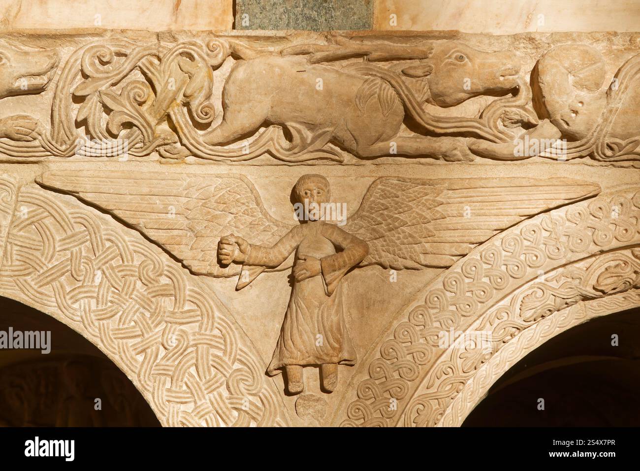 Angel, when light meets romanesque art - detail of the 12th-century ...