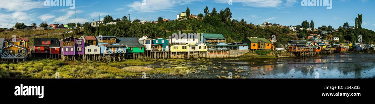 Traditional stilt houses by the sea, Castro village, Chiloé Island ...