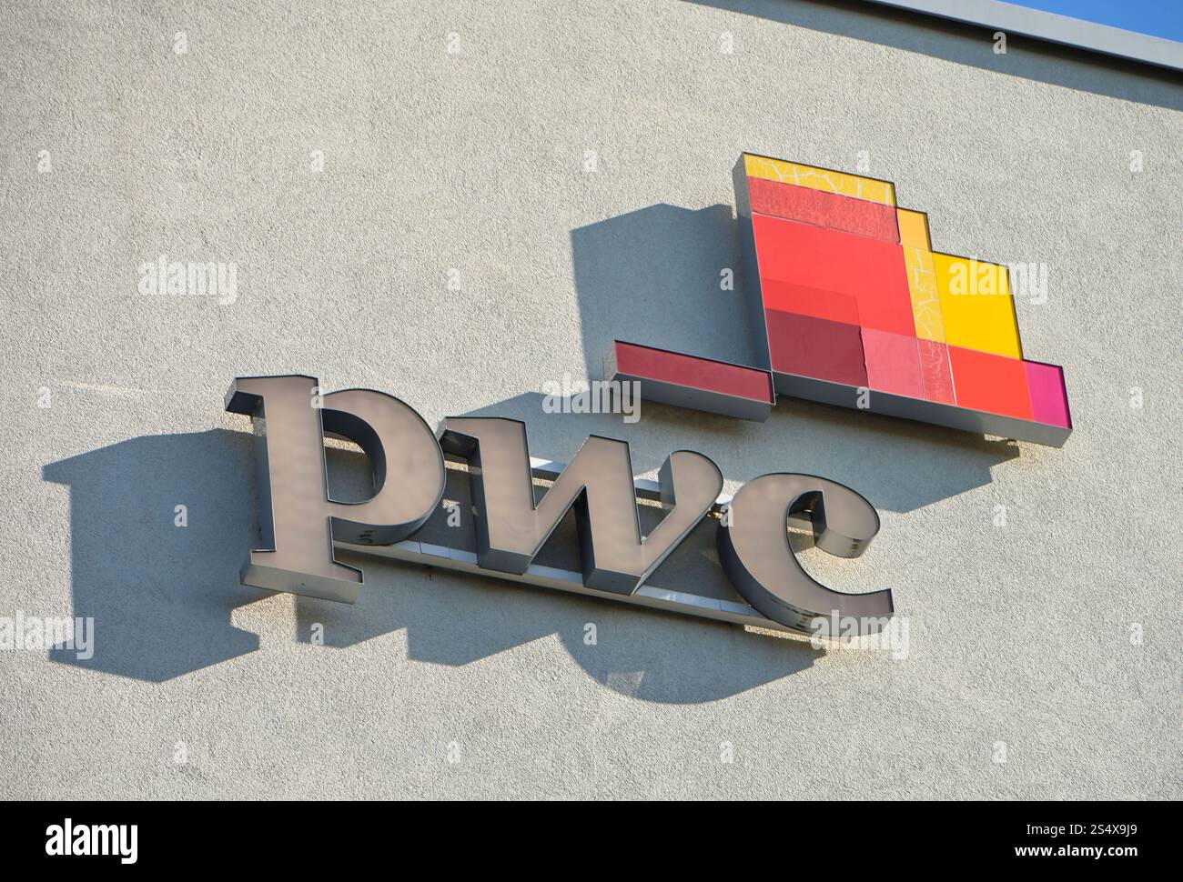 Logo pwc PricewaterhouseCoopers International, Unternehmensberatung und ...