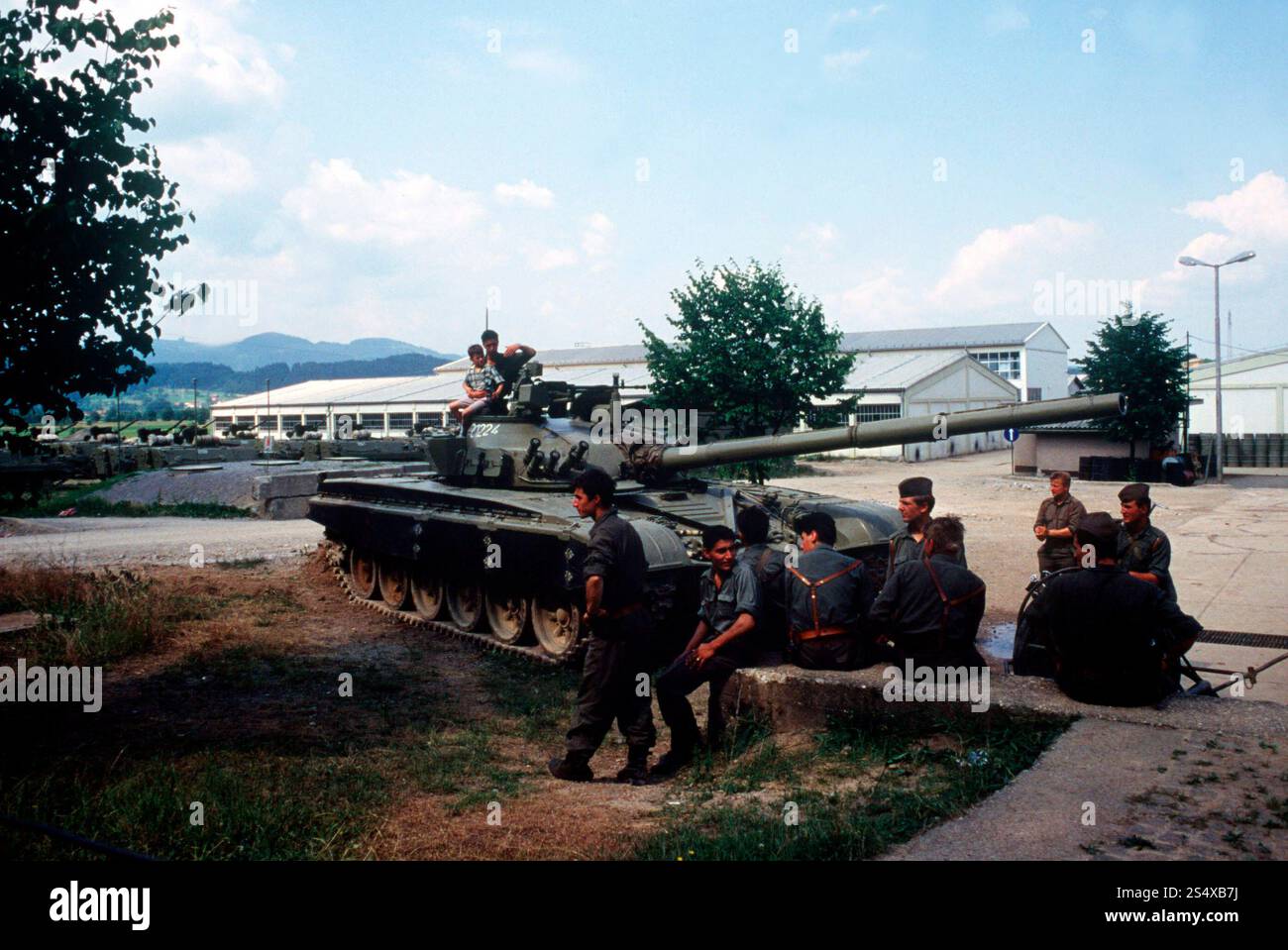 serbisches militär the yugoslavian serbian military at war Stock Photo ...