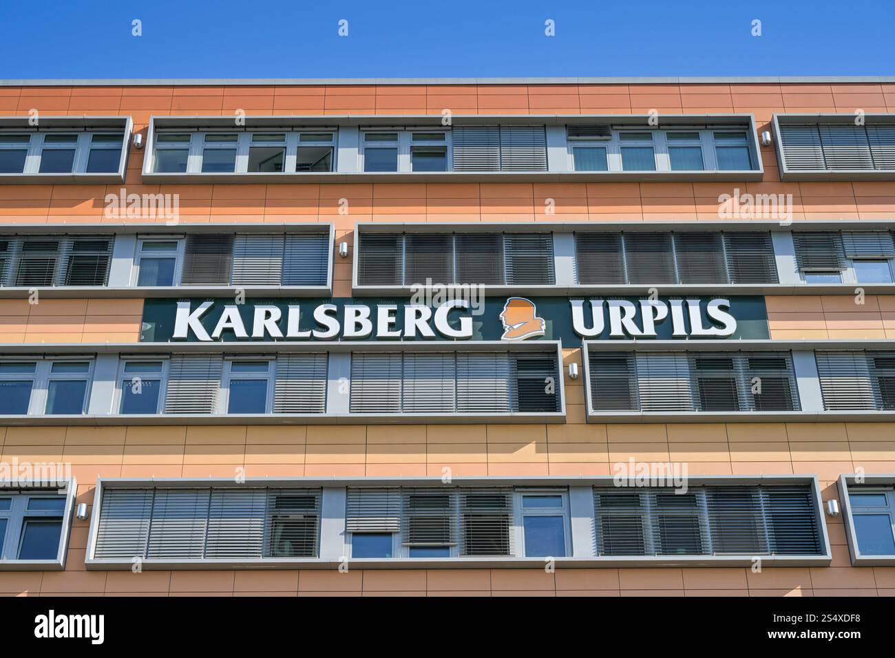Werbung, Karlsberg Urpils, Bürogebäude am Hauptbahnhof, Am Hbf ...