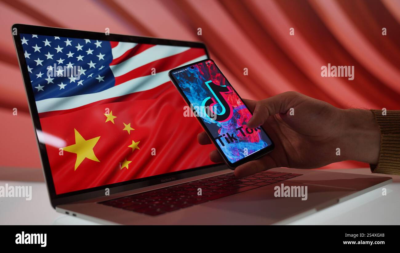 Photo of TikTok ban in the USA: Phone with the TikTok app and laptop ...