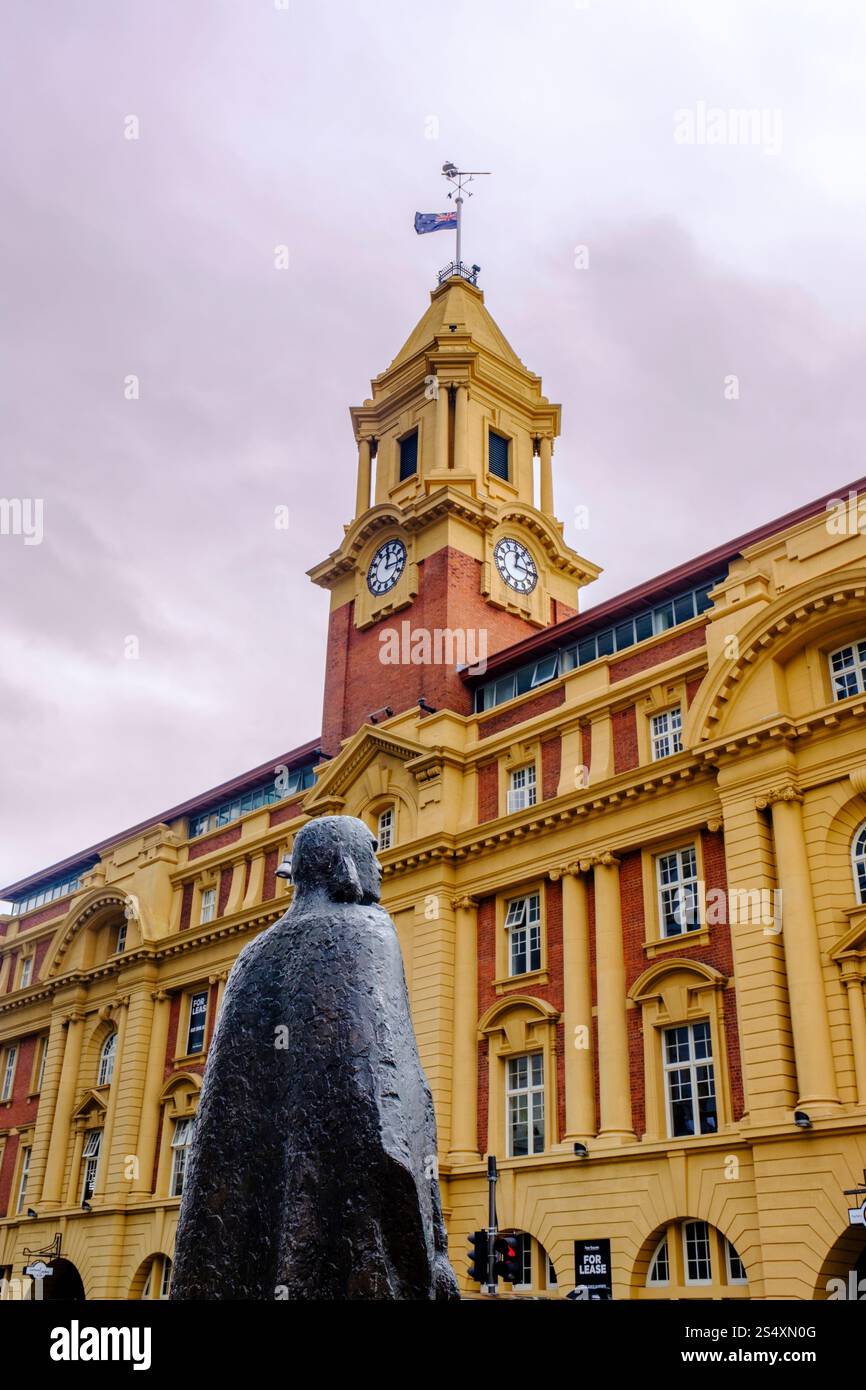 Maori sculptures hi-res stock photography and images - Alamy