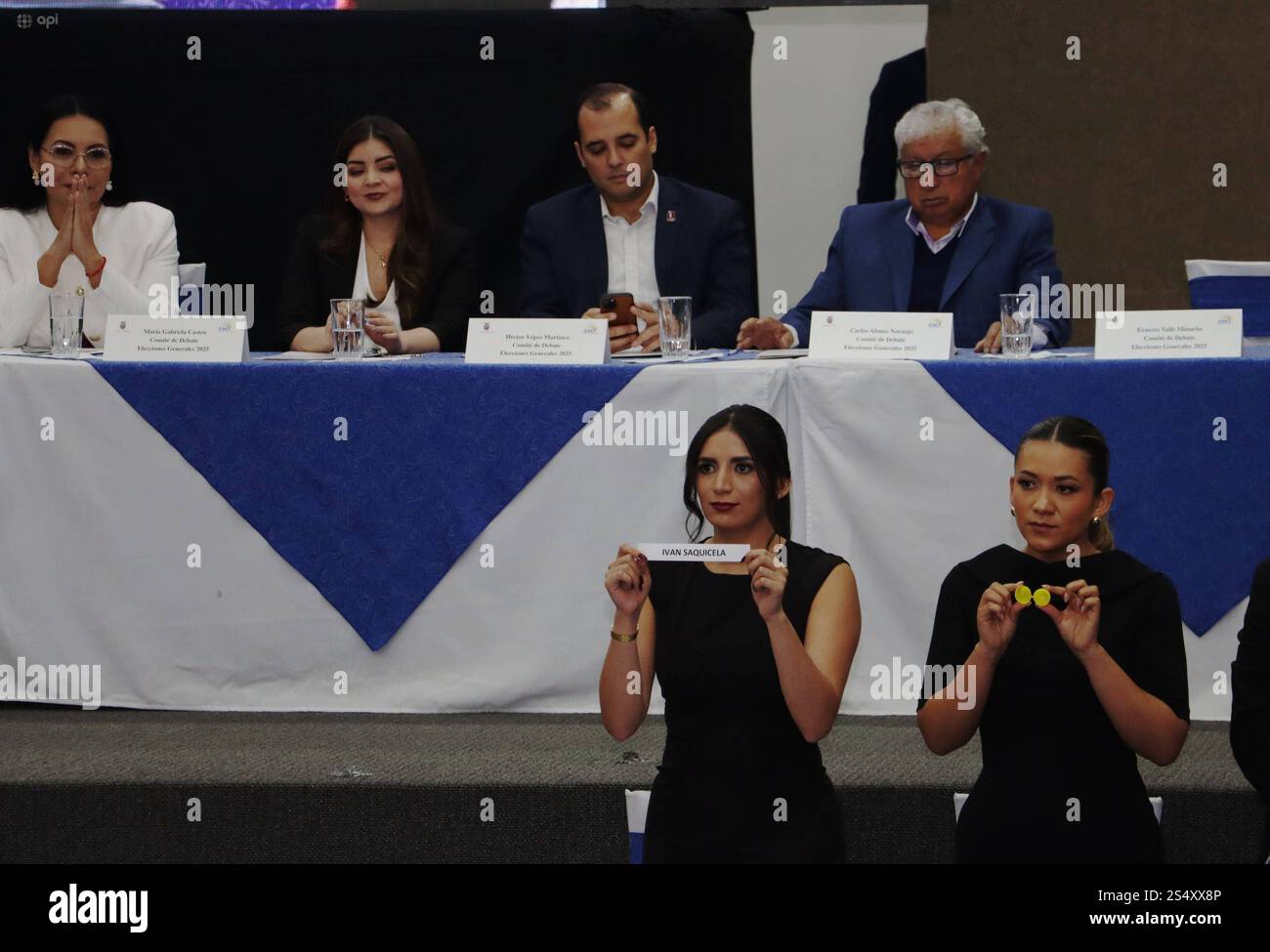 PUBLIC DRAWING OF THE PRESIDENTIAL DEBATE Quito, Monday, January 13 ...