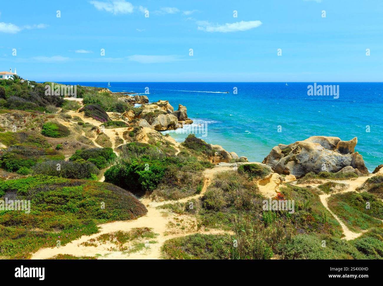 Summer Atlantic rocky coast view (Albufeira outskirts, Algarve ...