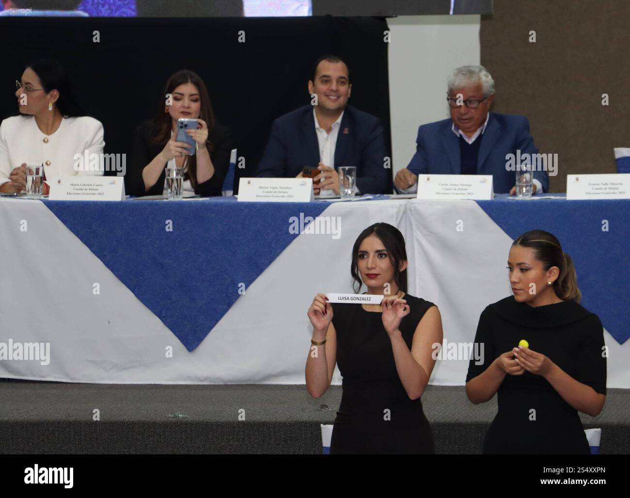 PUBLIC DRAWING OF THE PRESIDENTIAL DEBATE Quito, Monday, January 13 ...