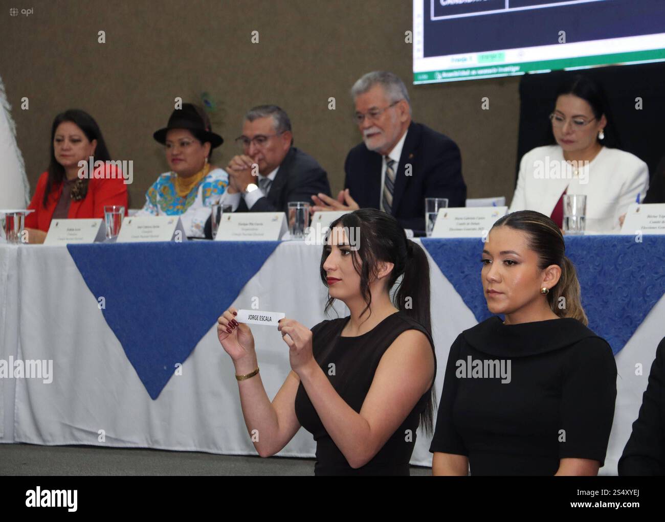 PUBLIC DRAWING OF THE PRESIDENTIAL DEBATE Quito, Monday, January 13 ...