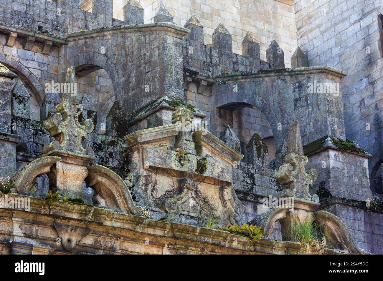 Architectural details of lateral facade Porto Cathedral, Porto ...