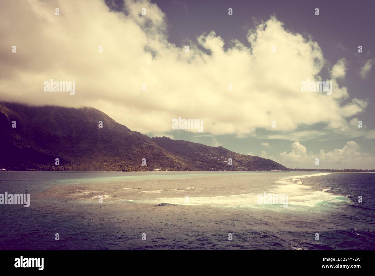 Moorea island and Pacific ocean lagoon landscape. French Polynesia ...