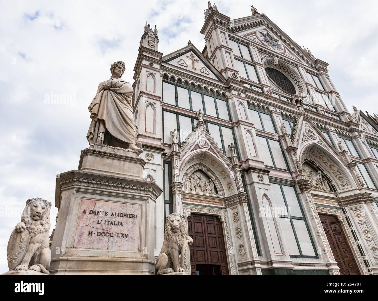 travel to Italy - monument of Dante Alighieri and Basilica di Santa ...