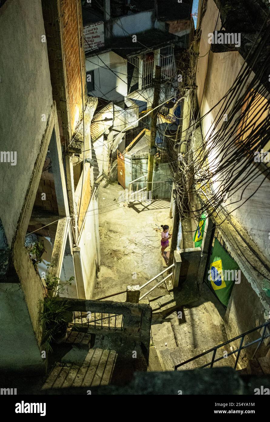 Girl in a favela hi-res stock photography and images - Alamy