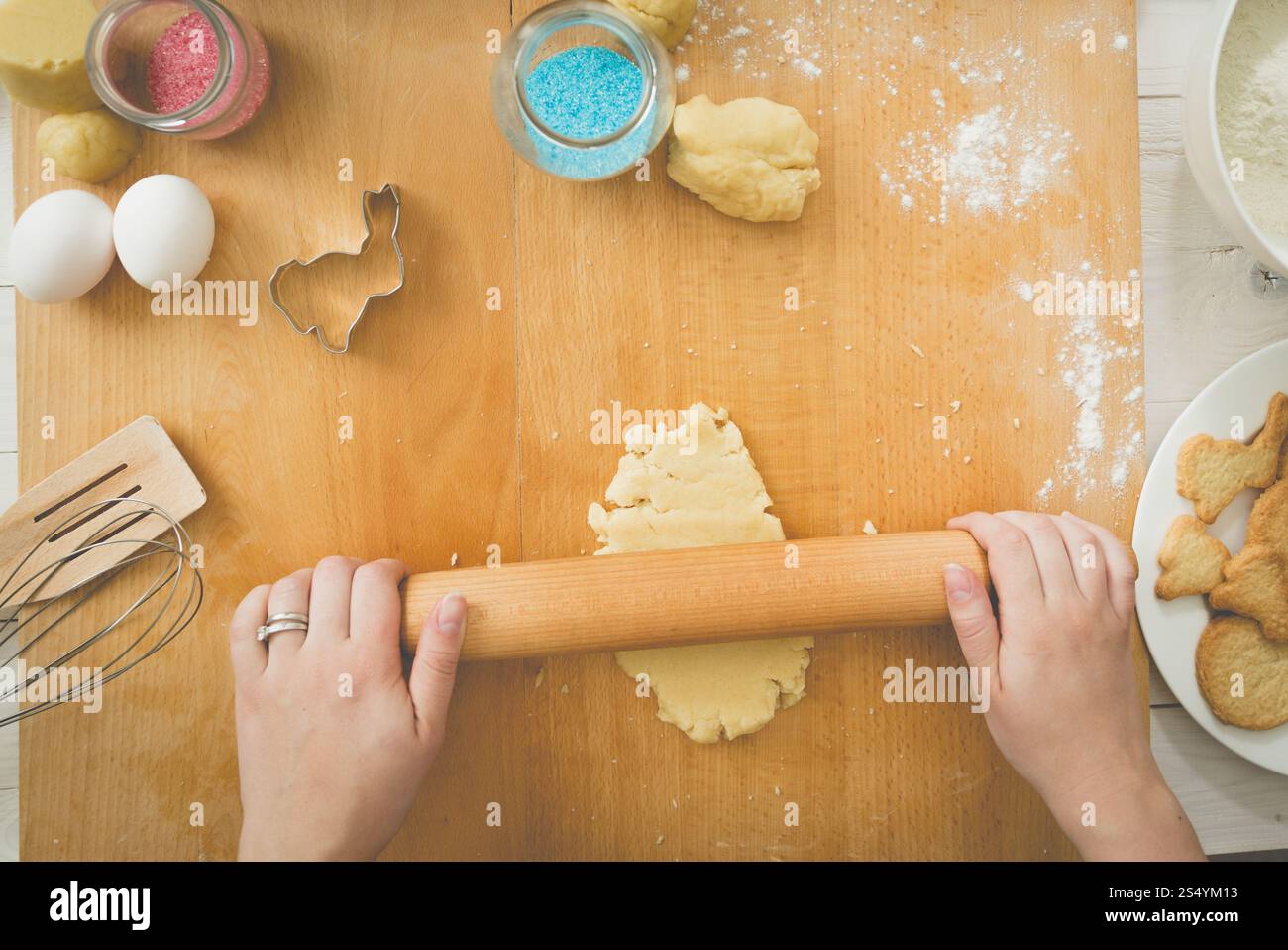 Rolling bread dough hi-res stock photography and images - Alamy