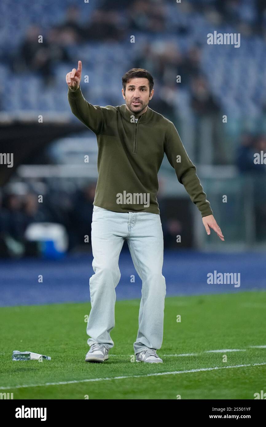 Rome, Italy. 10th Jan, 2025. Cesc Fabregas head coach of Como 1907 gestures during the Serie A ...