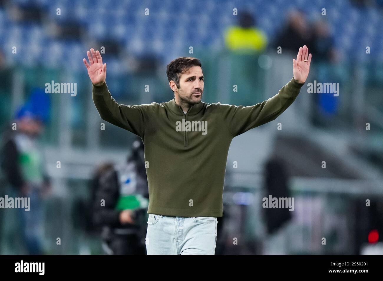 Rome, Italy. 10th Jan, 2025. Cesc Fabregas head coach of Como 1907 gestures during the Serie A ...