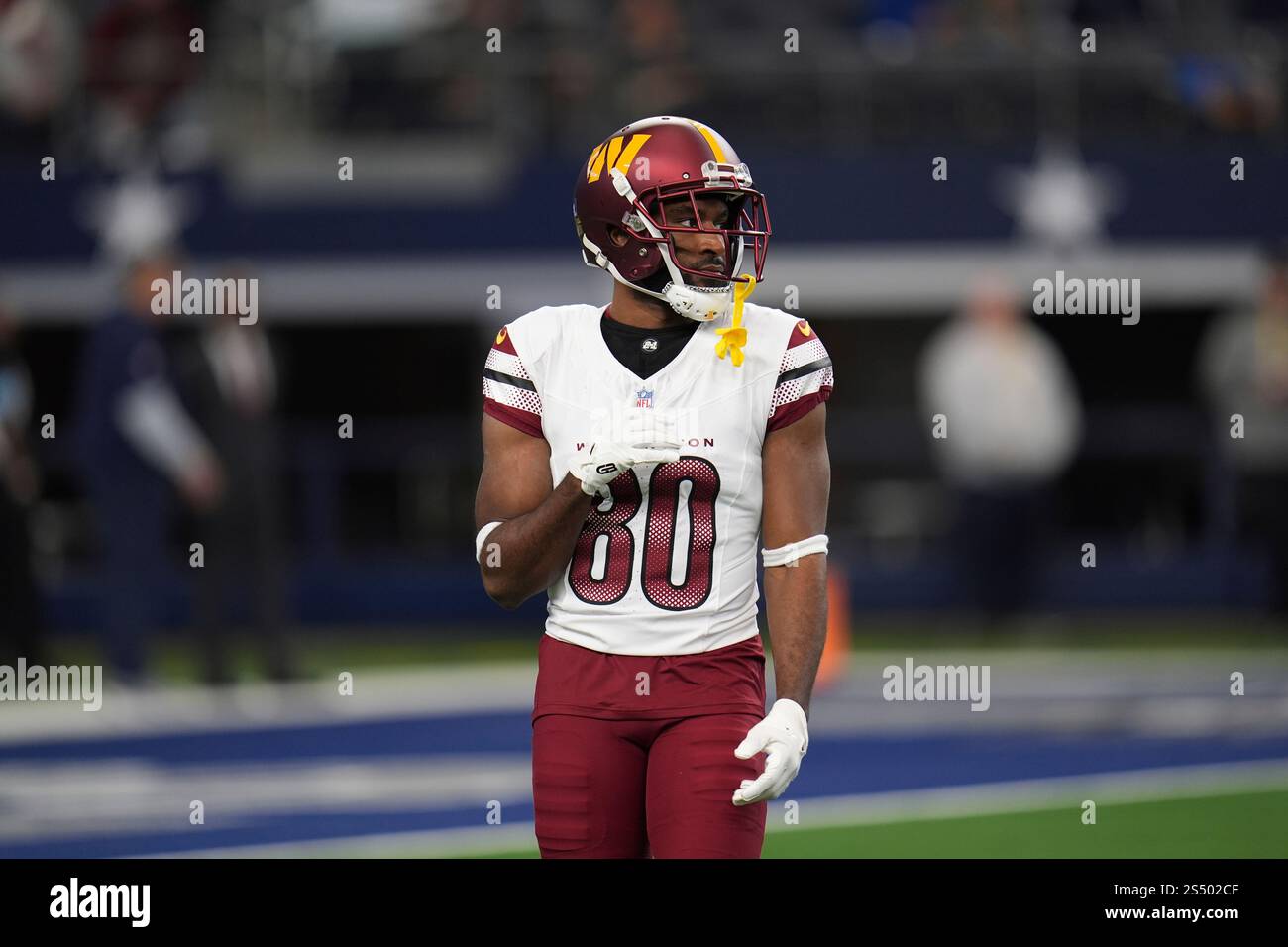 Washington Commanders wide receiver Jamison Crowder (80) warms up prior ...