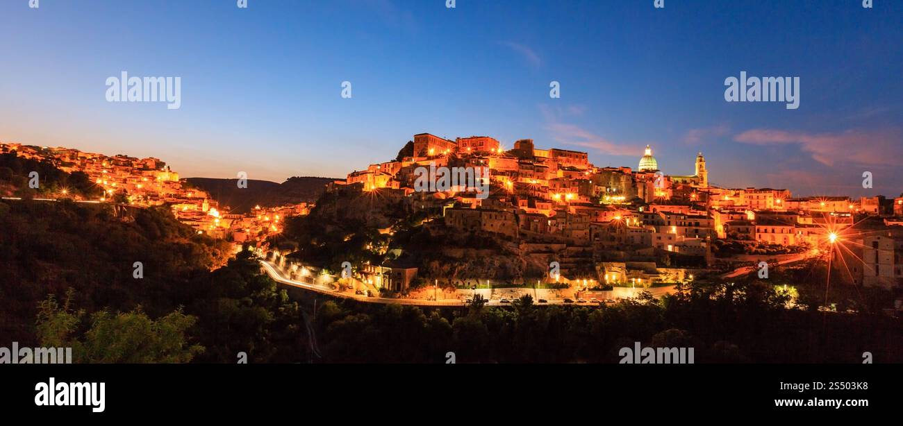 Night old medieval Ragusa Ibla famos Sicilian town view (Sicily, Italy ...